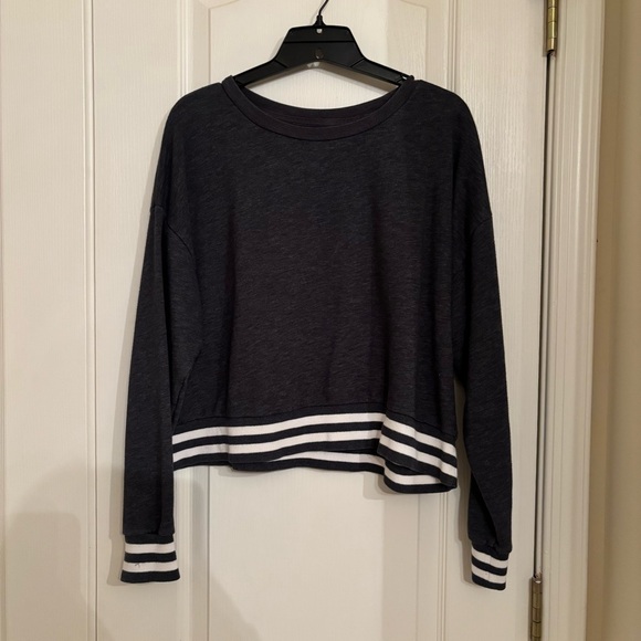 Mossimo Supply Co. | Tops | Bogo Mossimo Supply Co Long Sleeve Top ...